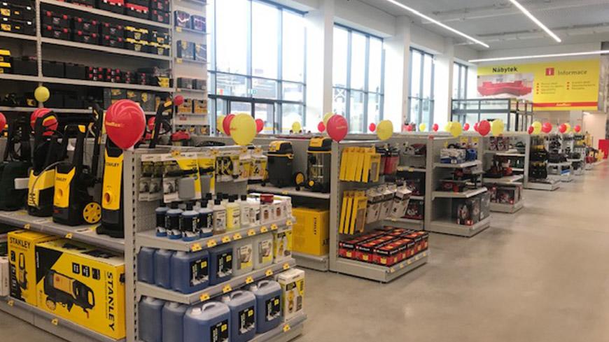 bauMax Třebíč - zahradní nábytek, dlažby, obklady